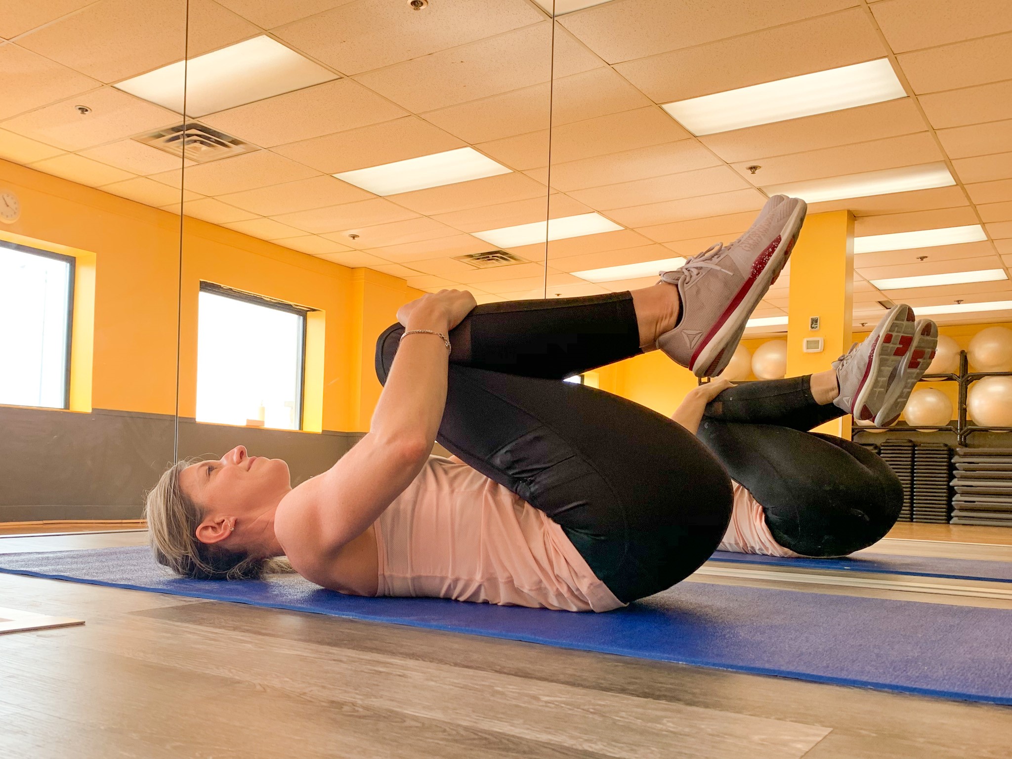 7 lower body stretching exercises - Nautilus Plus | Nautilus Plus