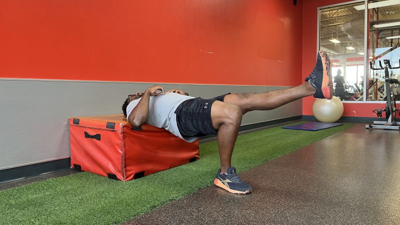 Hip thrust: when and how to execute it - Nautilus Plus | Nautilus Plus